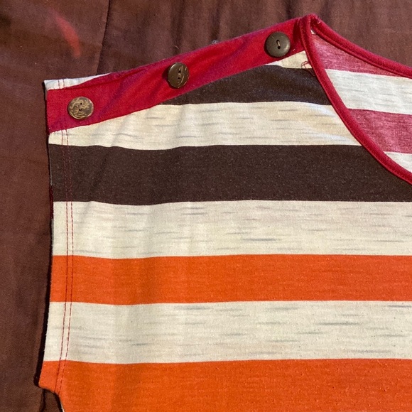 Lavish | Tops | Sleeveless Top By Lavish Brand Euc | Poshmark
